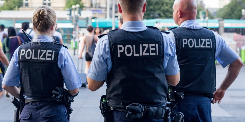 Manheimā sadurtais policists slimnīcā miris