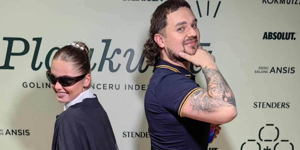 Pašmāju dragkvīns Amuna Davis ar savu jauno dibenu nopelna balvu un ...